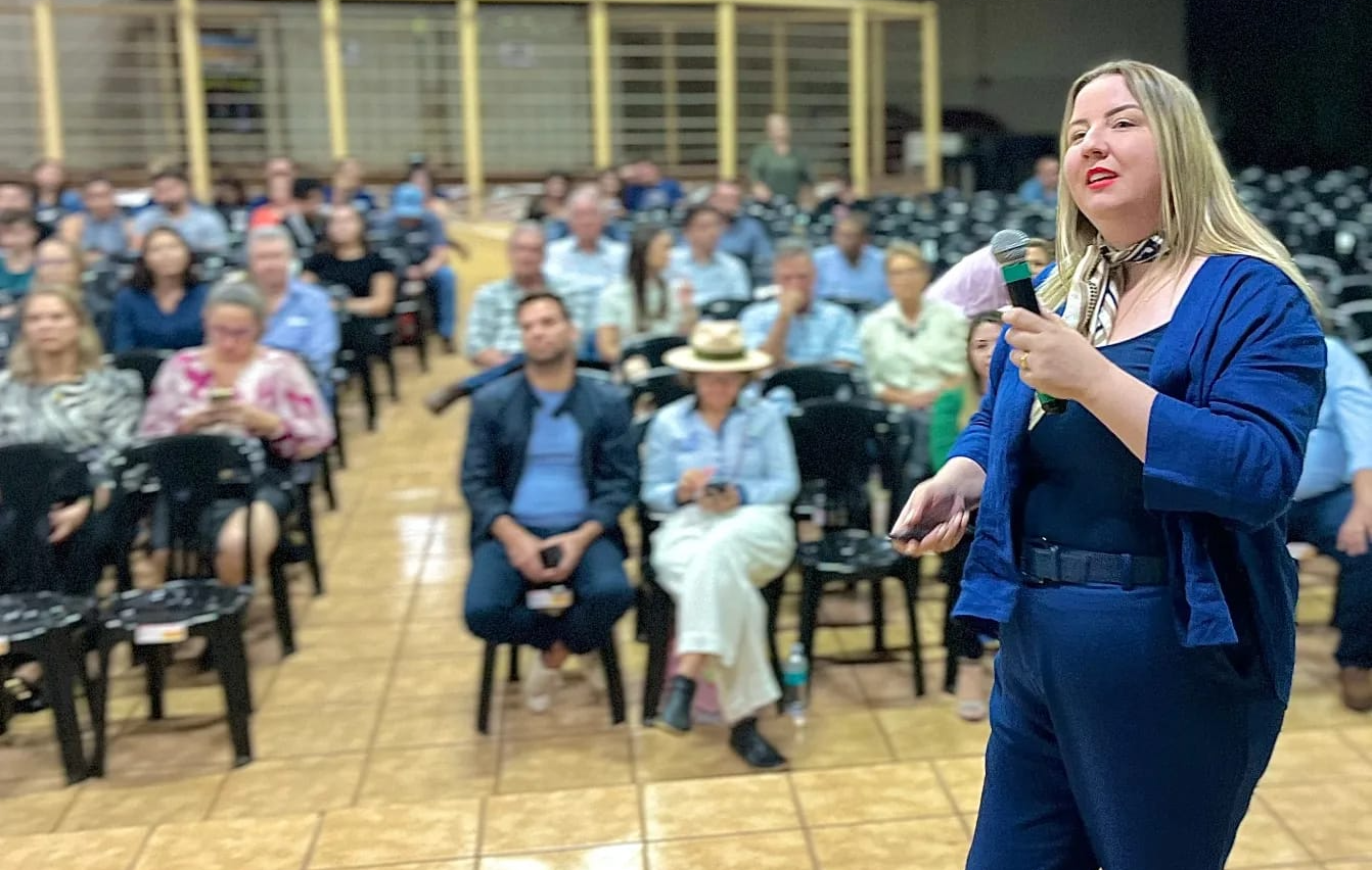 Palestra de Marielly Biff abordou a importância da comunicação no ...